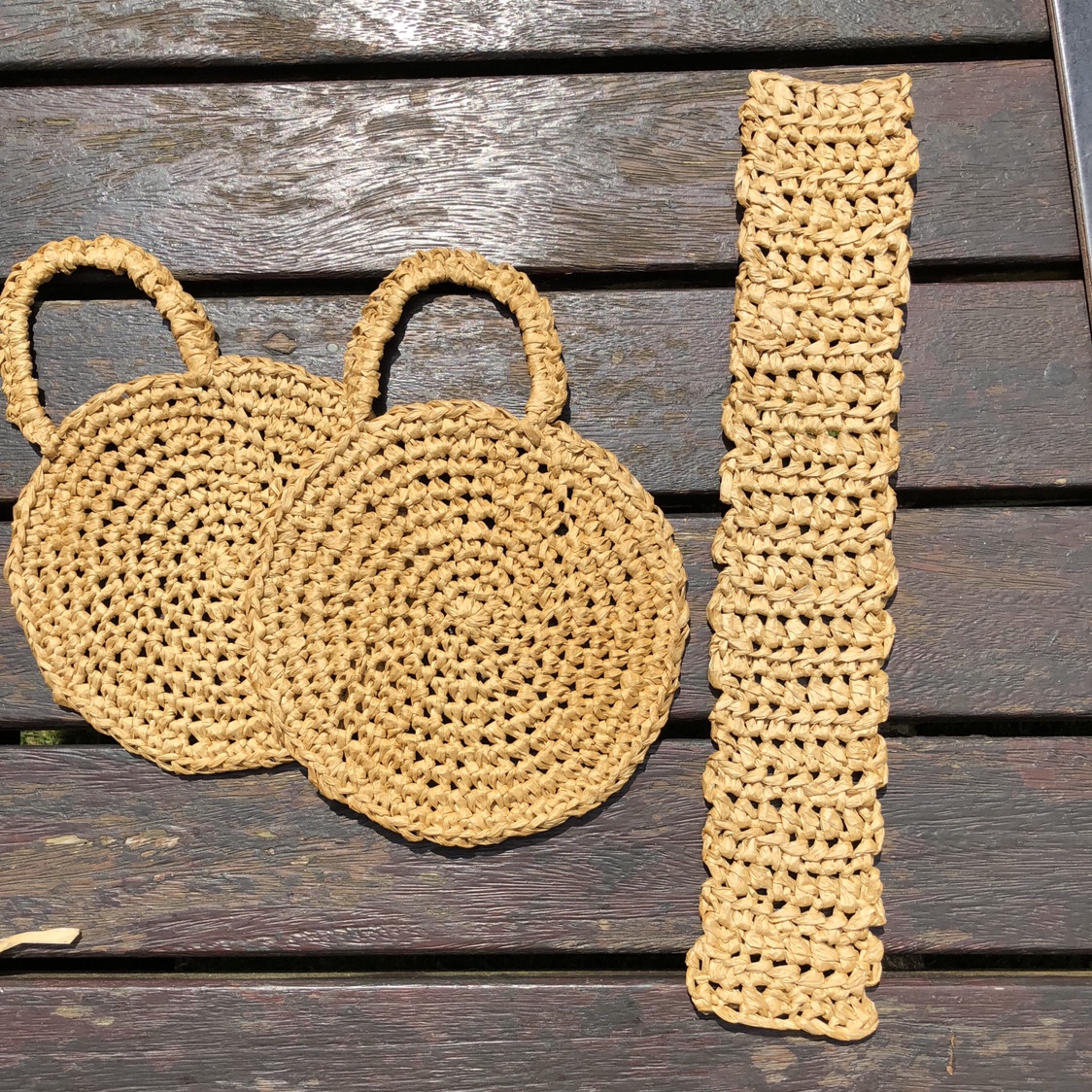 A DIY round raffia box bag – Self Assembly Required