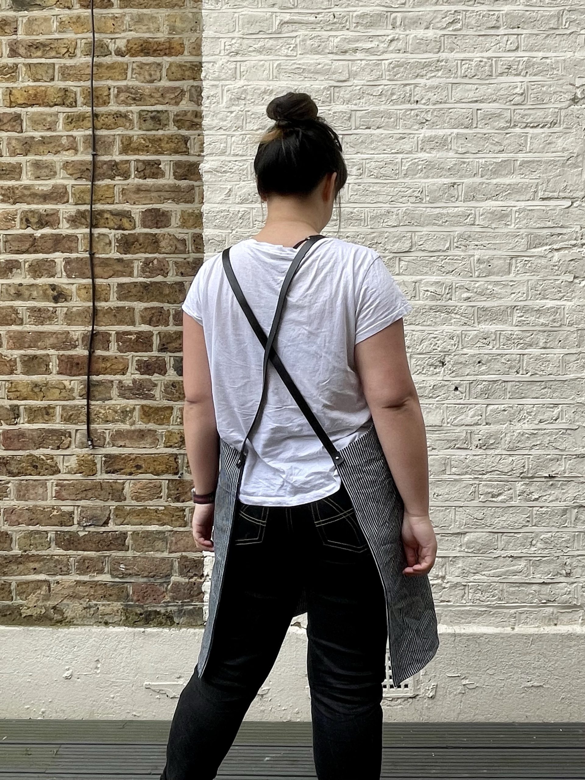 A DIY barista apron // TUTORIAL – Self Assembly Required